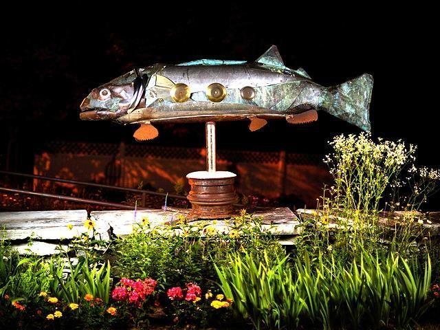 Outdoor art graces downtown | Sun Community News MIDDLEBURY | "Big Fish ...