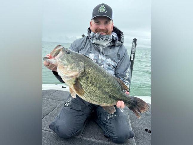 Largemouth bass breaks 37-year-old state record | Sun Community News ...