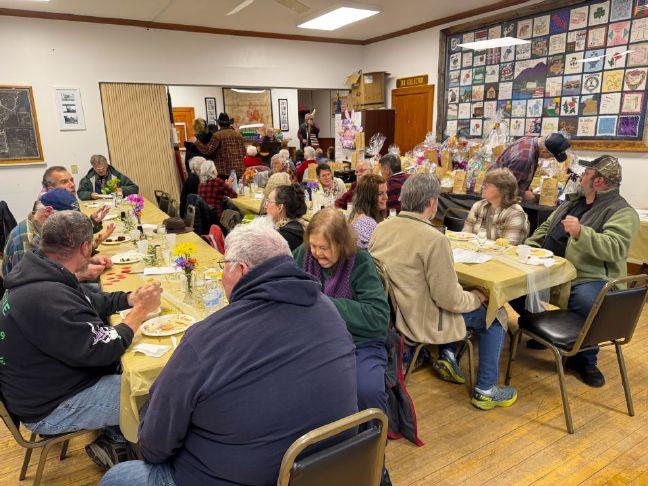 Crowd fills Thurman Town Hall for Jack Wax Party | Sun Community News ...