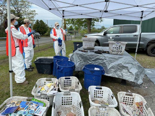 Waste scientists analyze Warren Co. garbage | Sun Community News ...