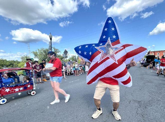 City July 4 parade welcomed red, white and blue spangled crowd | Sun ...